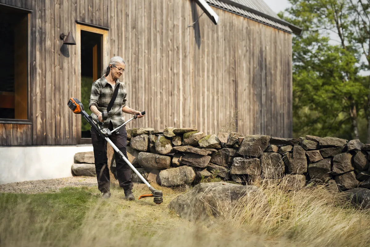 Husqvarna 220iR Grass Trimmer – Arbormaster